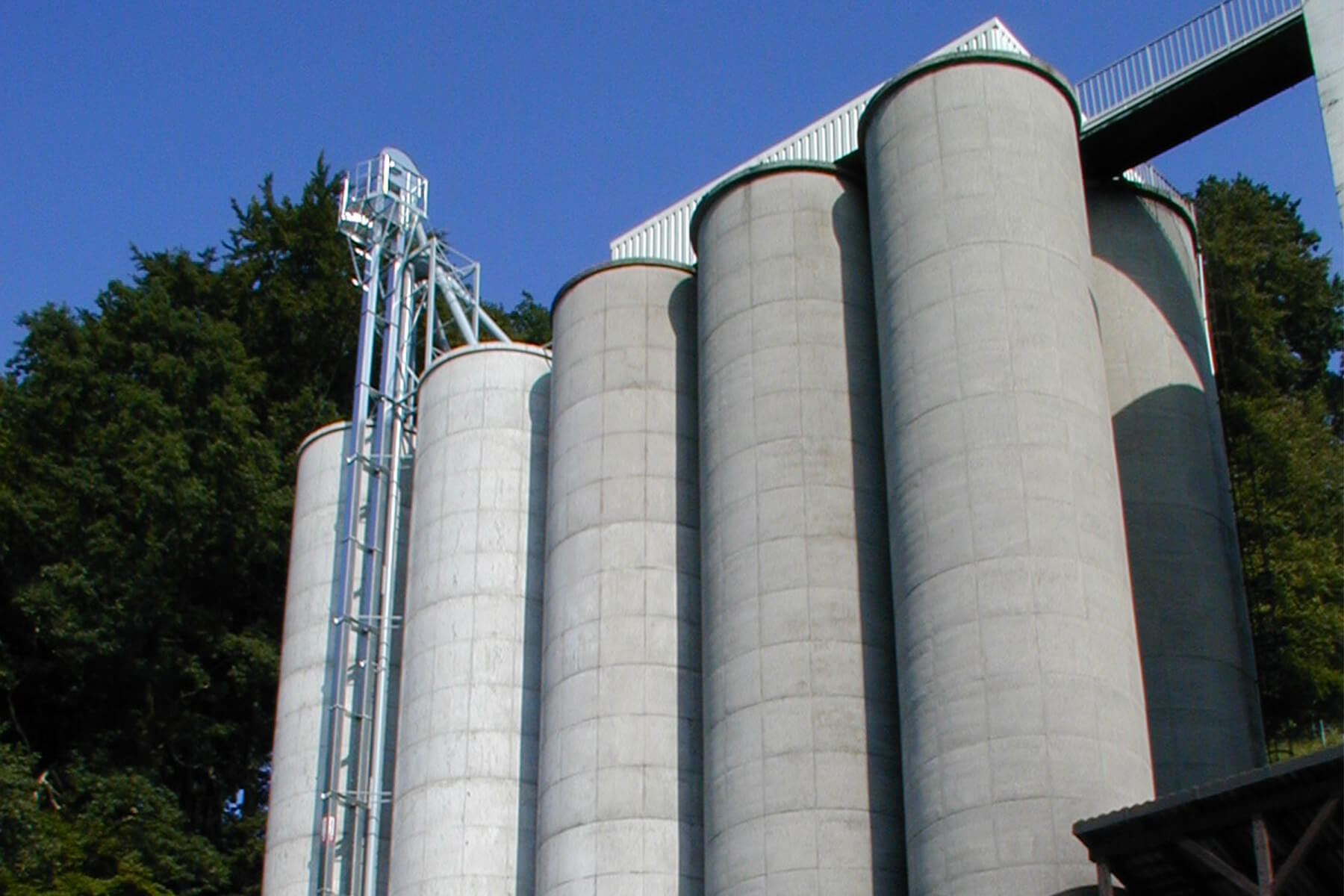 Getreidesilos - Silo, Siloanlage, Lagerung, Stahlbeton